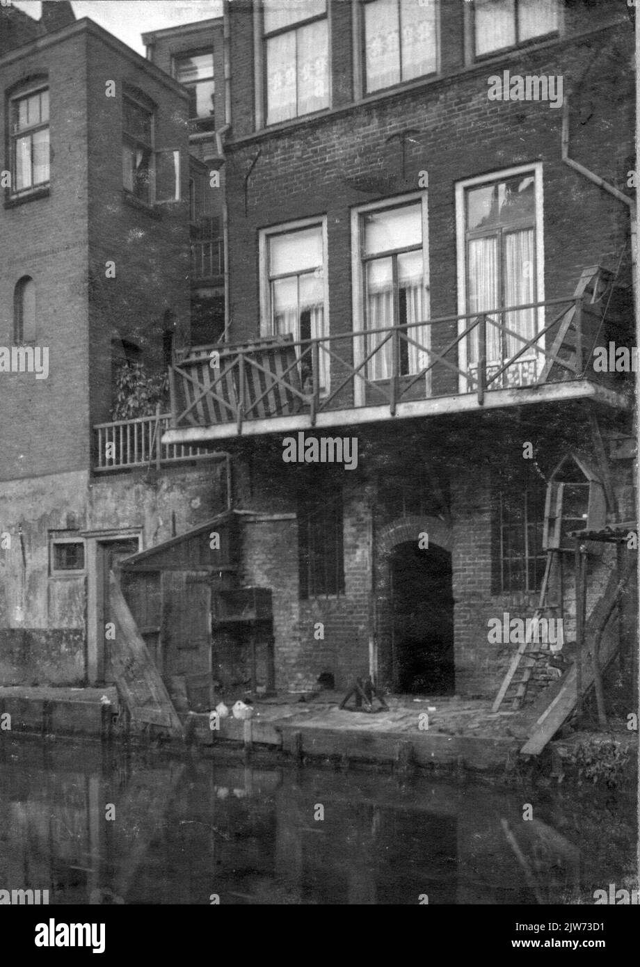 View back house from Black and White Stock Photos & Images - Alamy