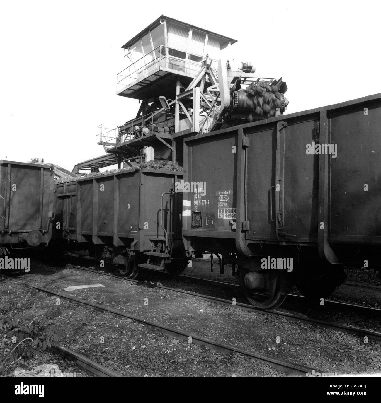 Image of the overloading of beets in open freight wagons at the ...