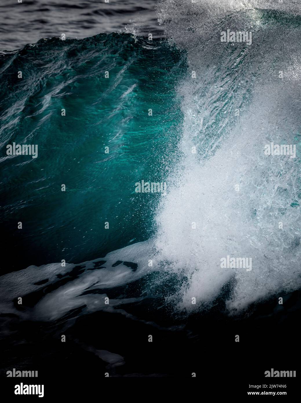 Stunning turquoise aqua waves barrelling into from Porthleven reef ...