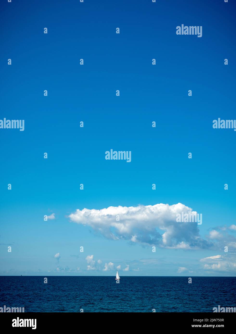Flat calm sea hi-res stock photography and images - Alamy