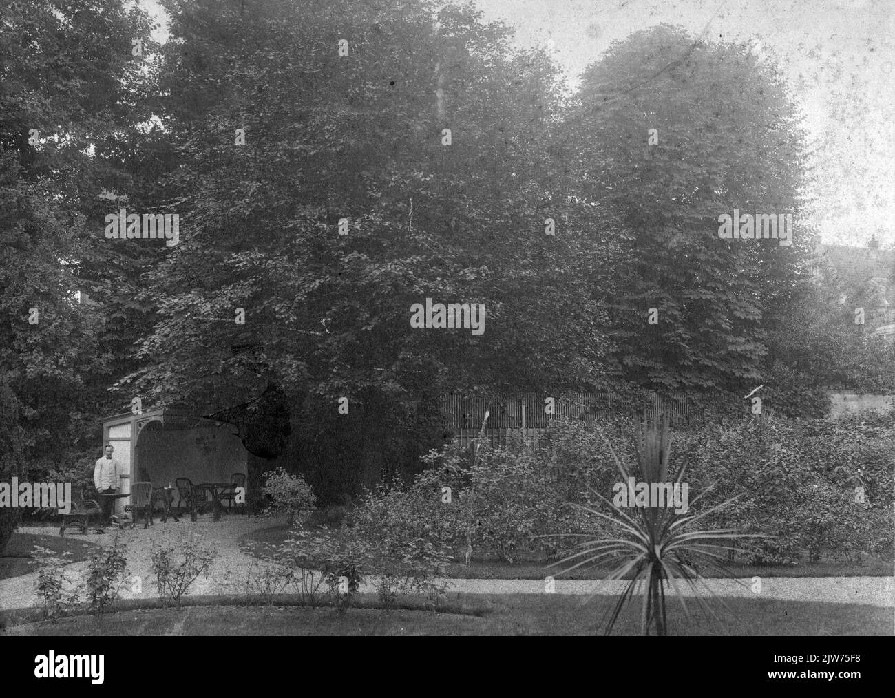Face in the back garden of the Oudegracht Tolsteegzijde house 156 ...