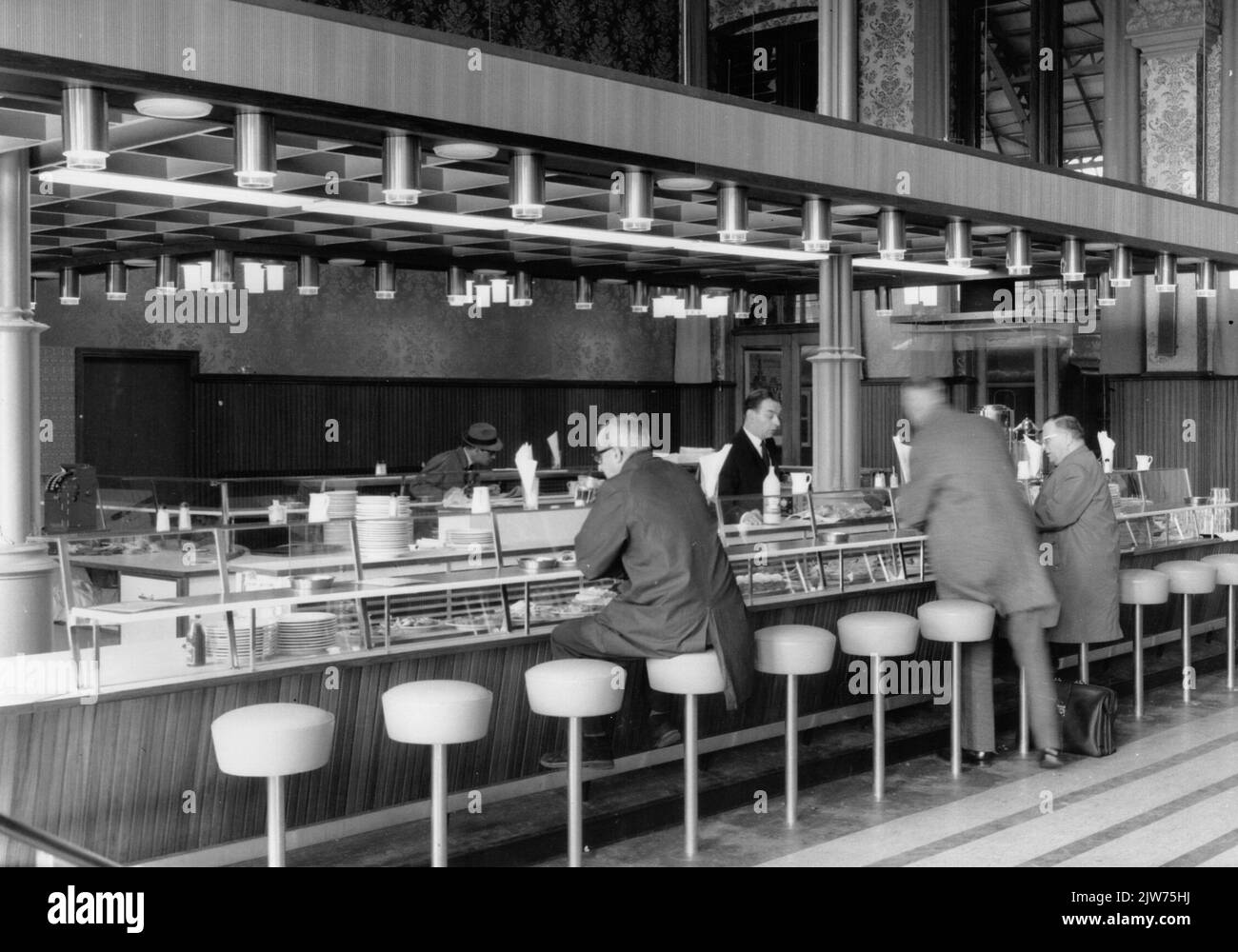 Amsterdam station bar hi-res stock photography and images - Alamy