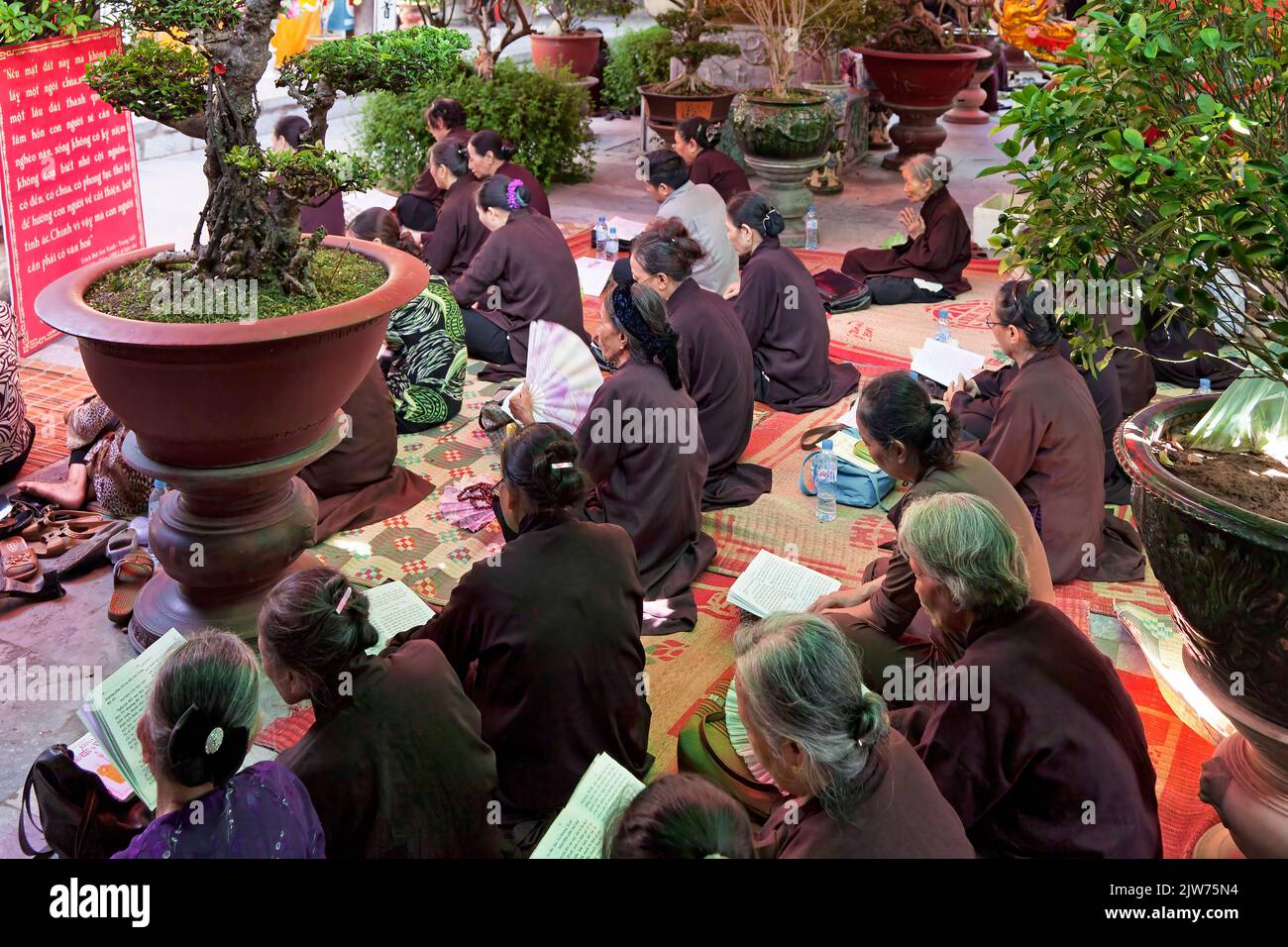Du Hang Pagoda, Hai Phong, Vietnam Stock Photo - Alamy