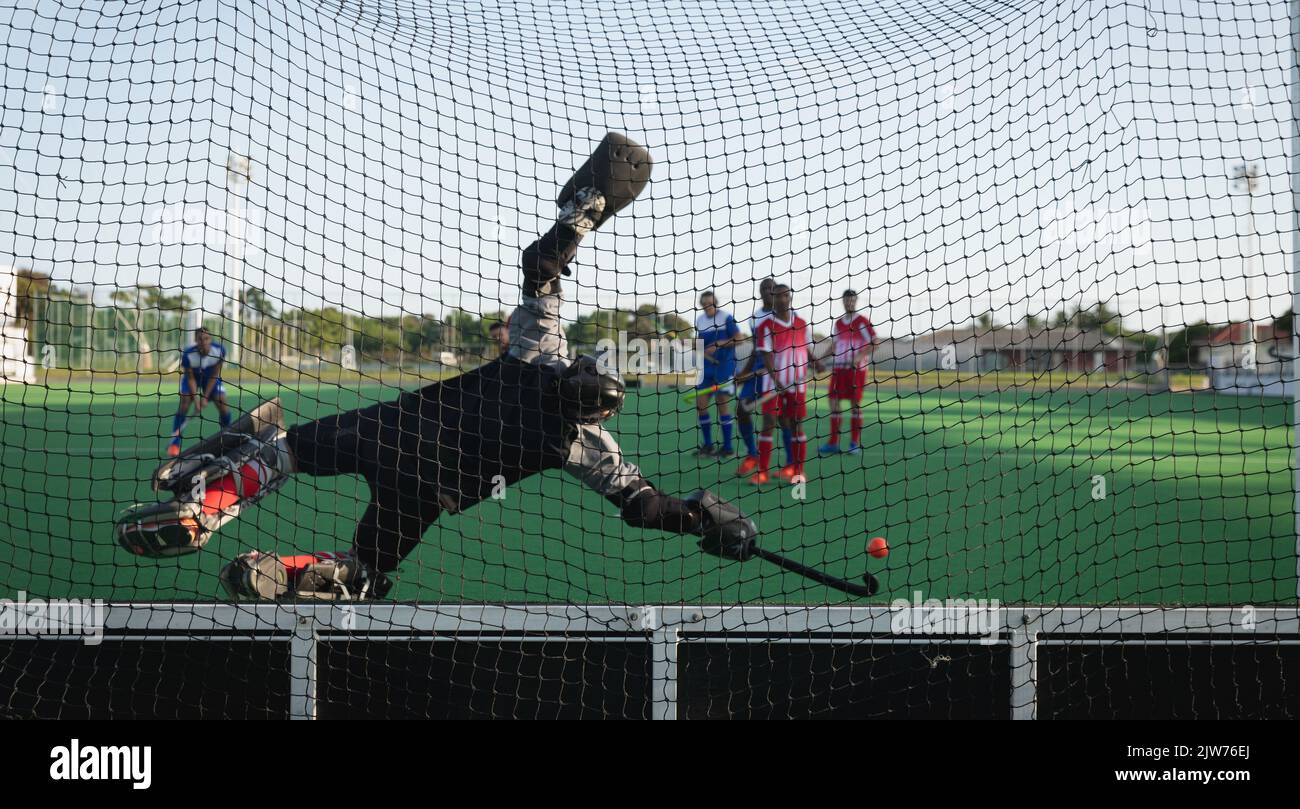 Field hockey goalkeeper hi-res stock photography and images - Alamy