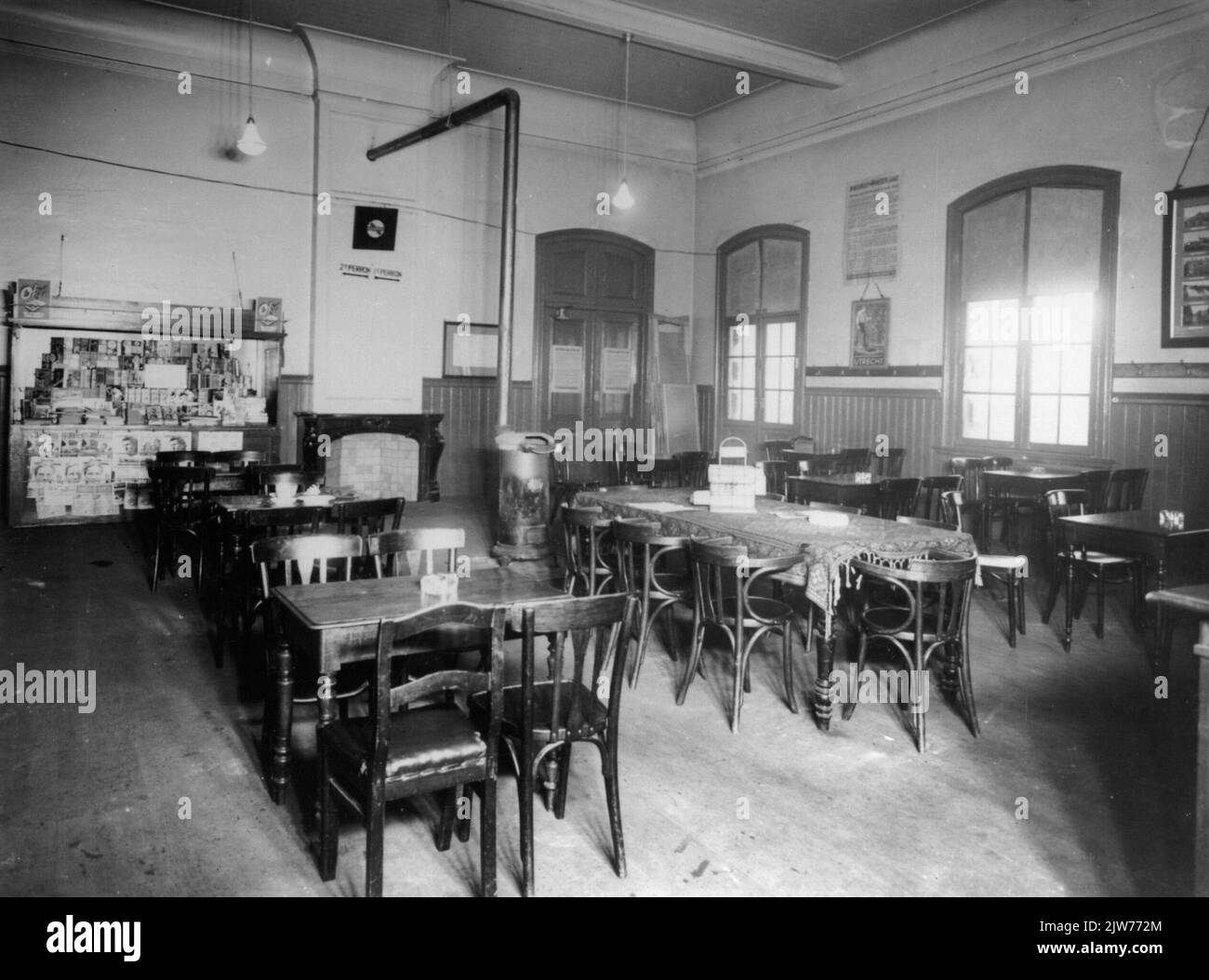 Interior of the N.S. station Boxtel in Boxtel: Waiting room 2nd class ...