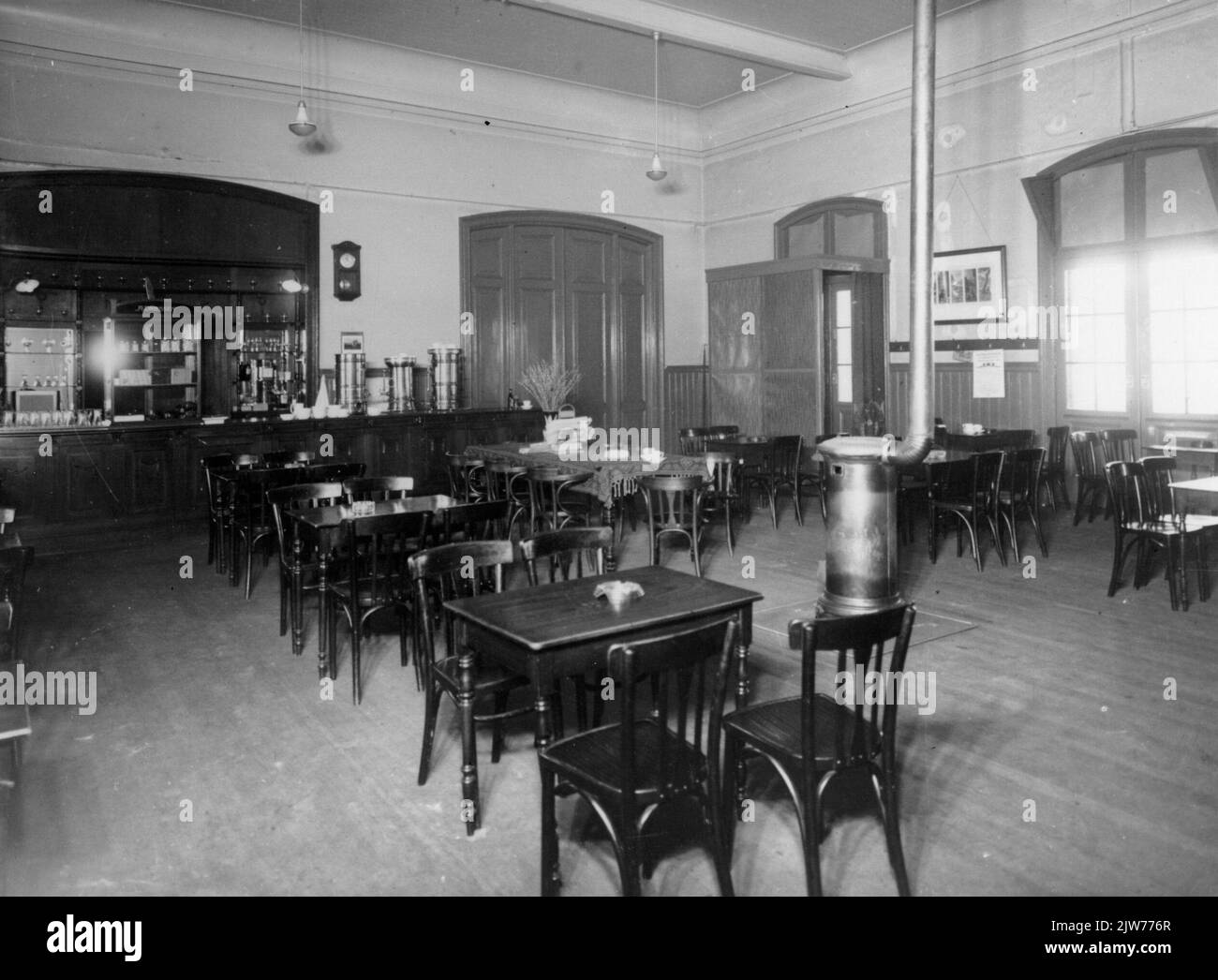 3rd class waiting room hi-res stock photography and images - Alamy