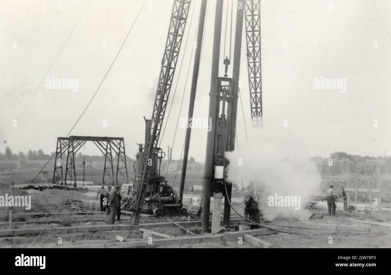Image of the piling work in the construction of the viaduct in the ...