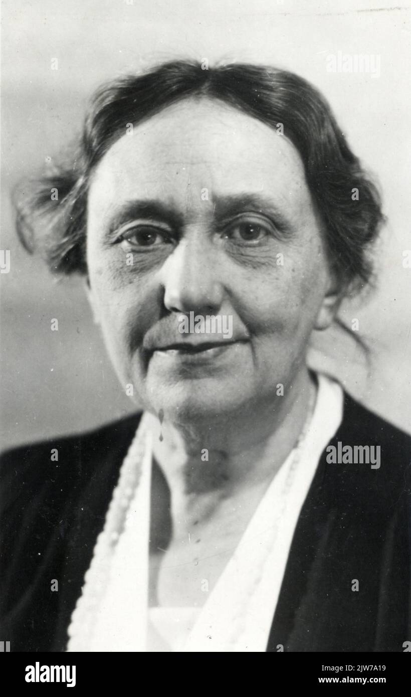 Portrait of Cornelia Catharina van de Graft, born Tholen May 4, 1874 ...