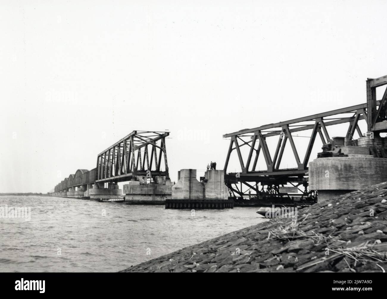Image of entering a new bridge section for the railway bridge over the ...
