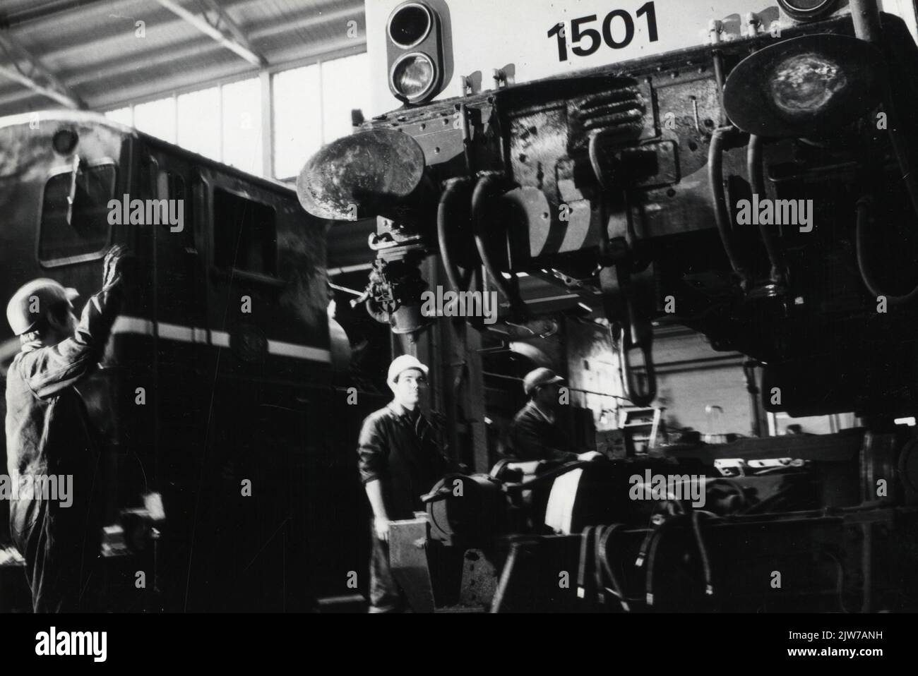 Image of the lighting of the bin of the electric locomotive No. 1501 ...