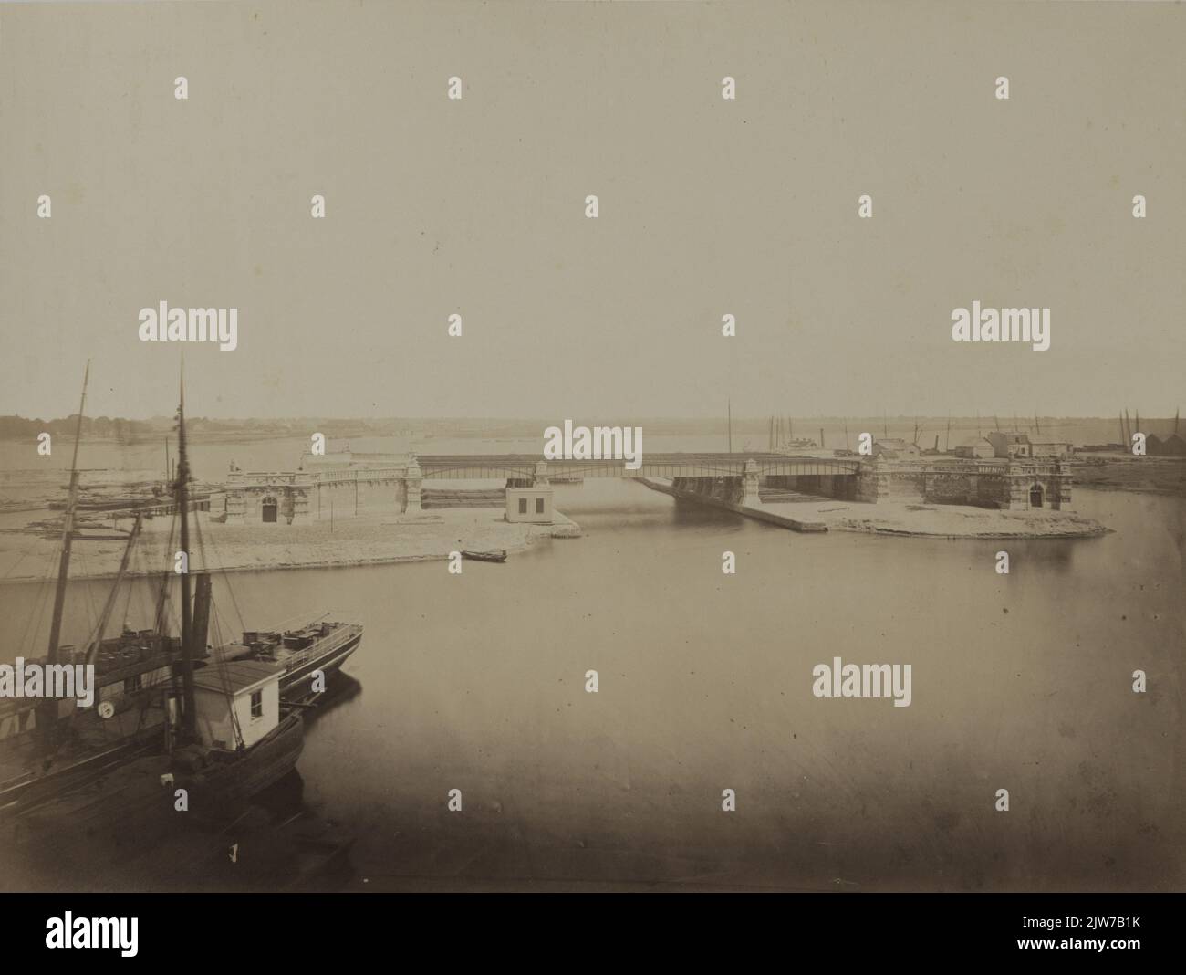 Eastern passage under the station in the Openhavenfront / in Amsterdam ...