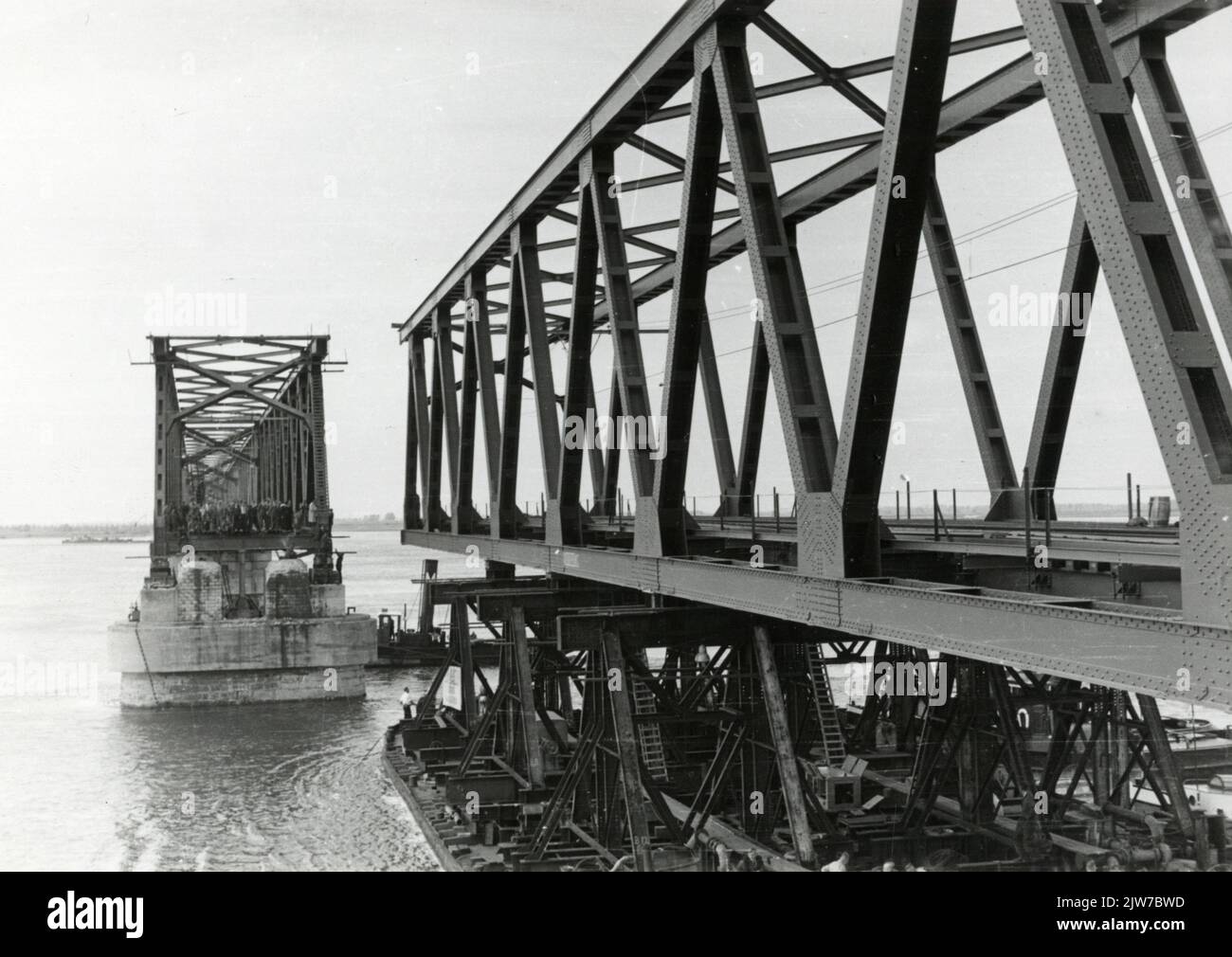 Image of entering a new bridge section for the railway bridge over the ...