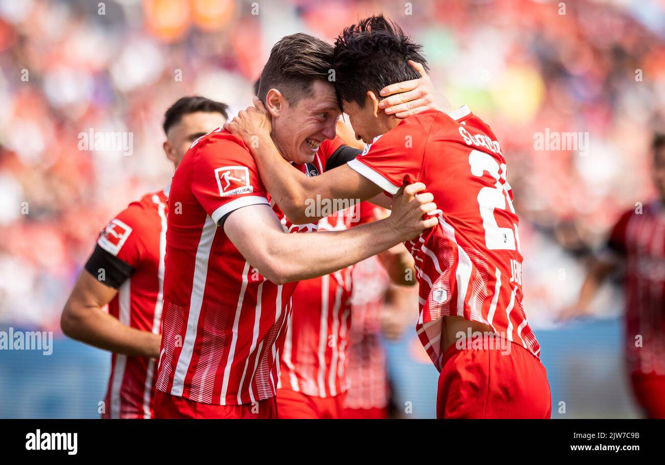Torjubel: Michael Gregoritsch (SCF) Woo-yeong Jeong (SCF) Bayer ...