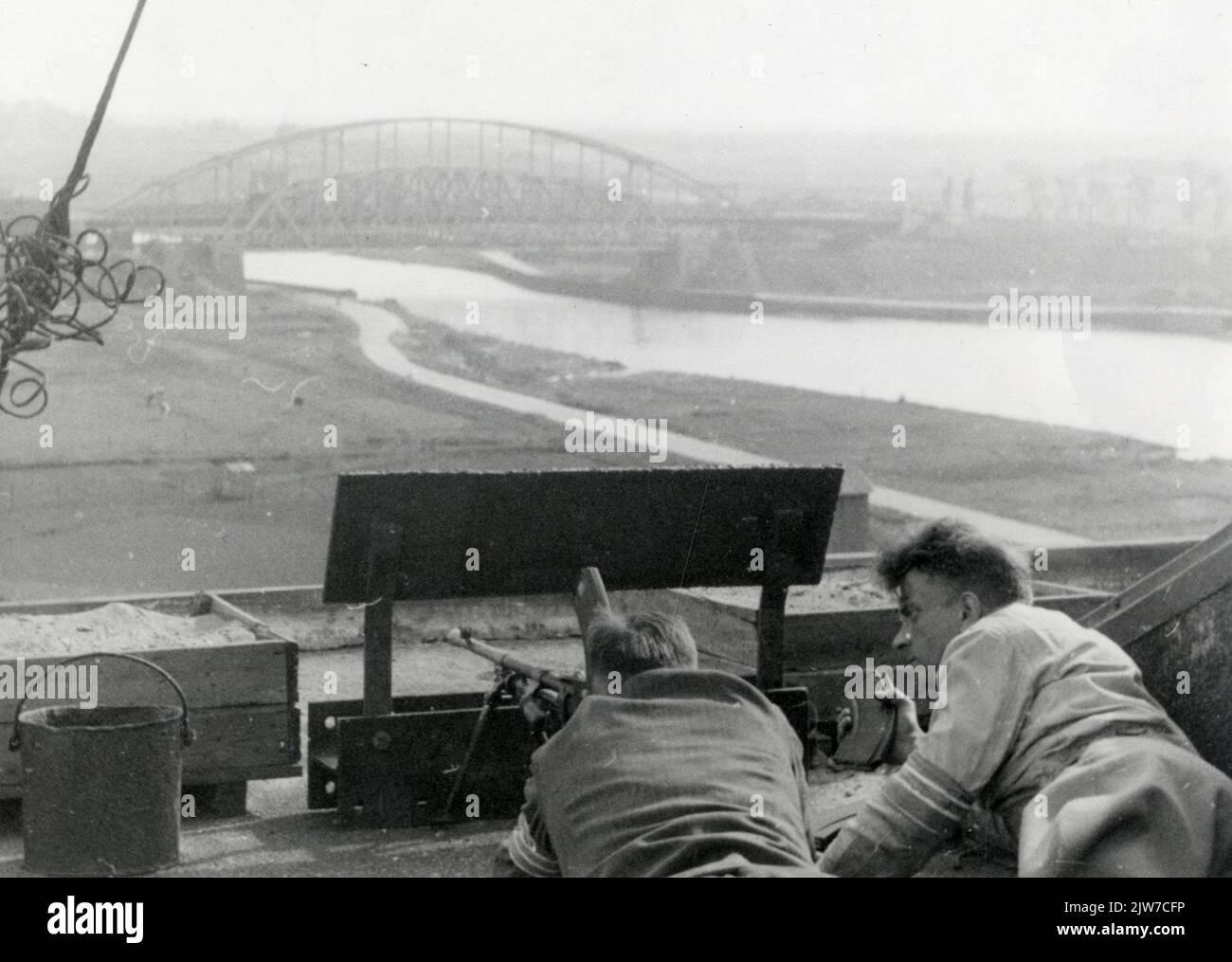 Image of a steam locomotive (series 3900) of the N.S. With carriages at ...
