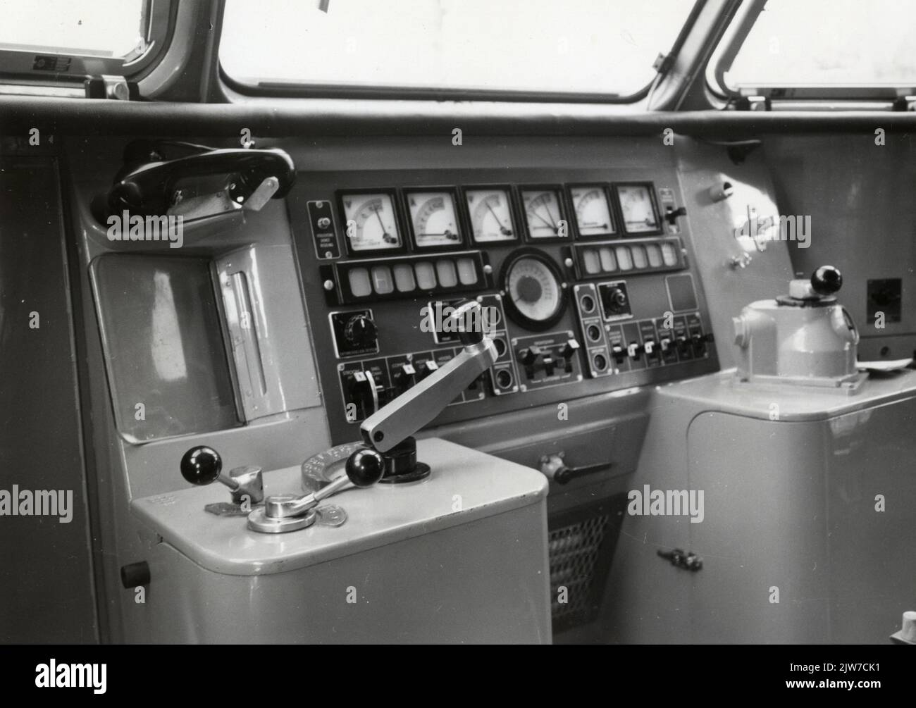Interior of the Electric train set no. 501 (Plan TT, "Train set Future ...
