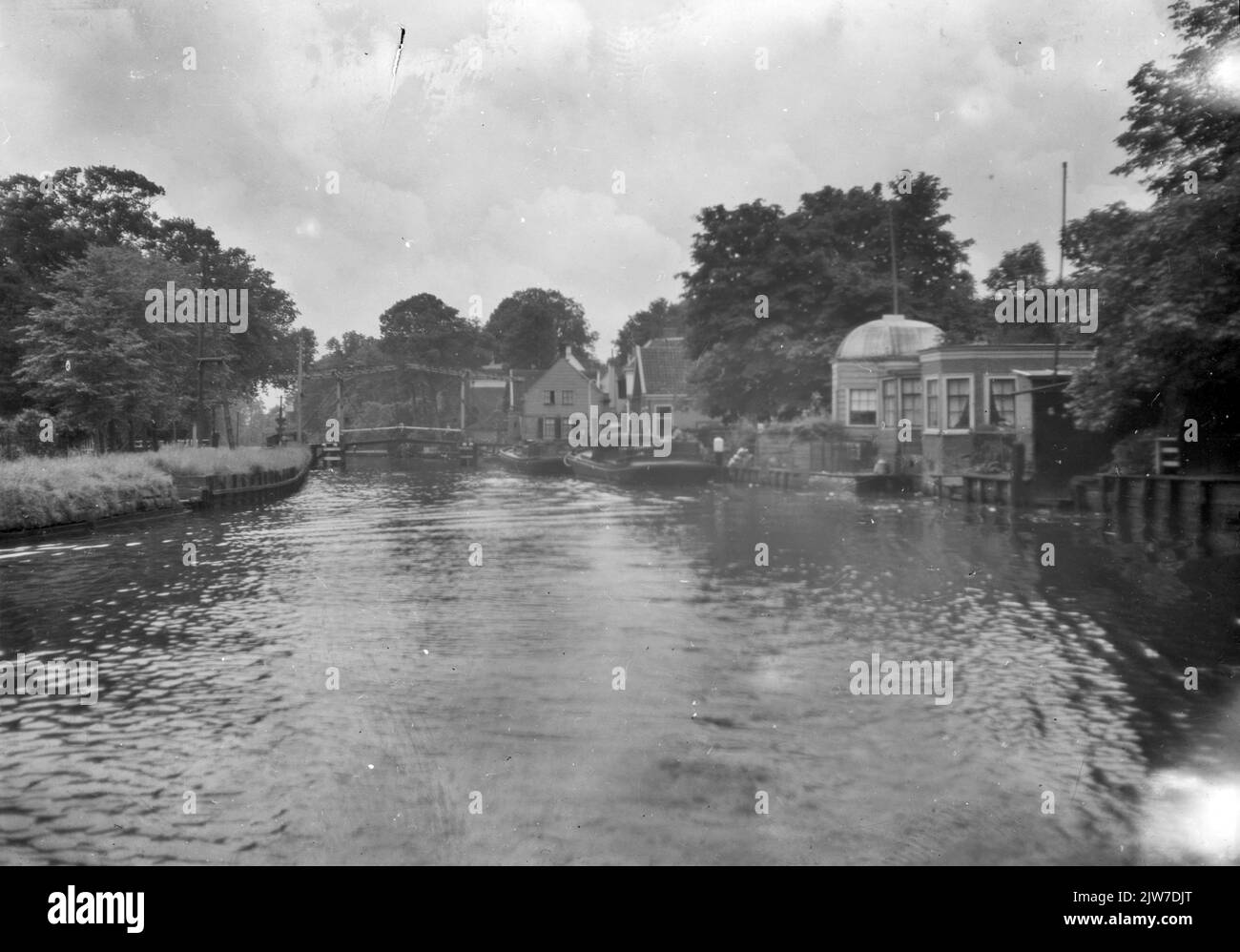 Face over the Vecht in Breukelen, from the north, with the Vechtbrug in ...
