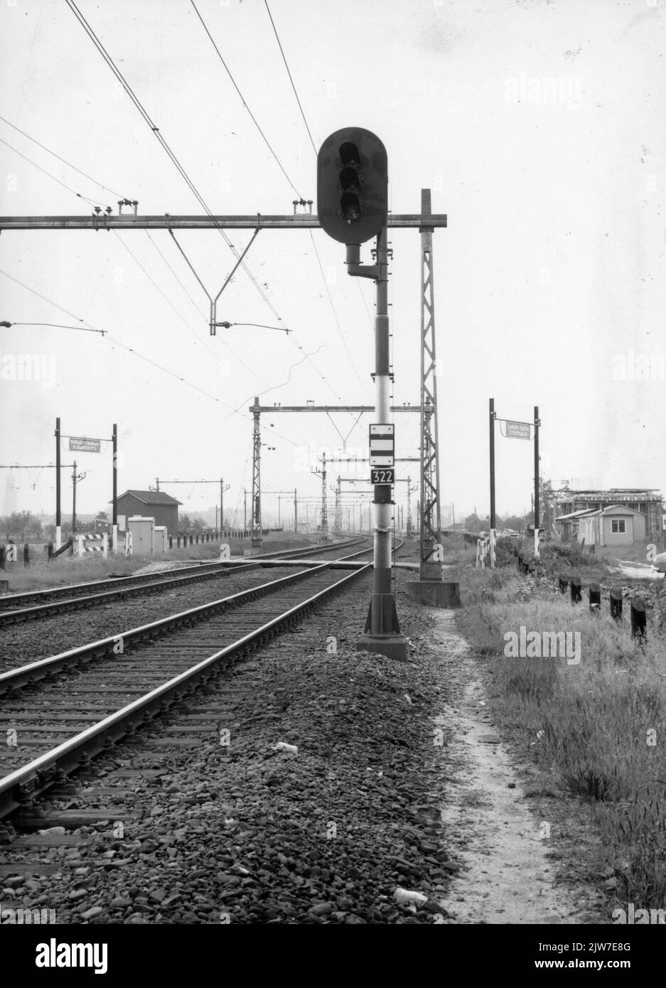 Image of the triple light signal (main signal) No. 322 of the N.S. in ...