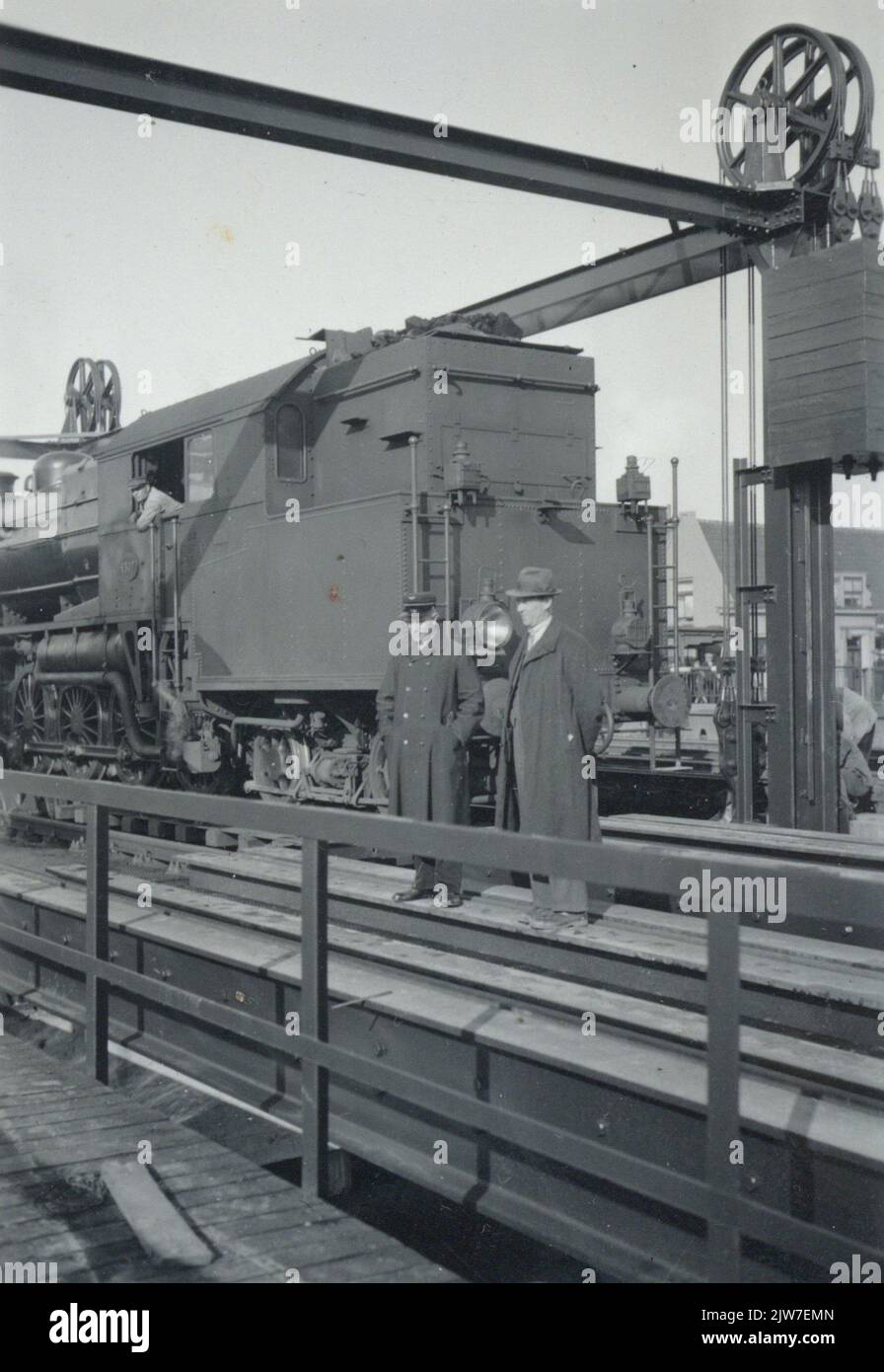 Image of the test of the auxiliary railway bridge over the Vaartsche ...