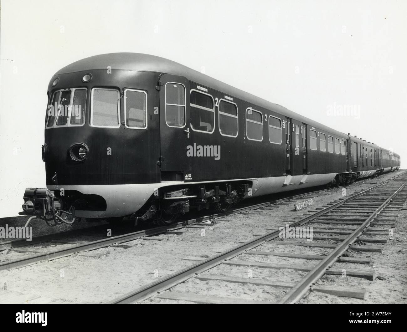 Image of the diesel-electric train set no. 55 (the 5, series 51-68) of ...