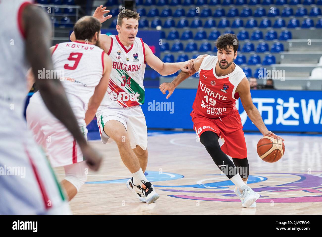 Bugrahan Tuncer of Turkey drives to the basket Stock Photo - Alamy