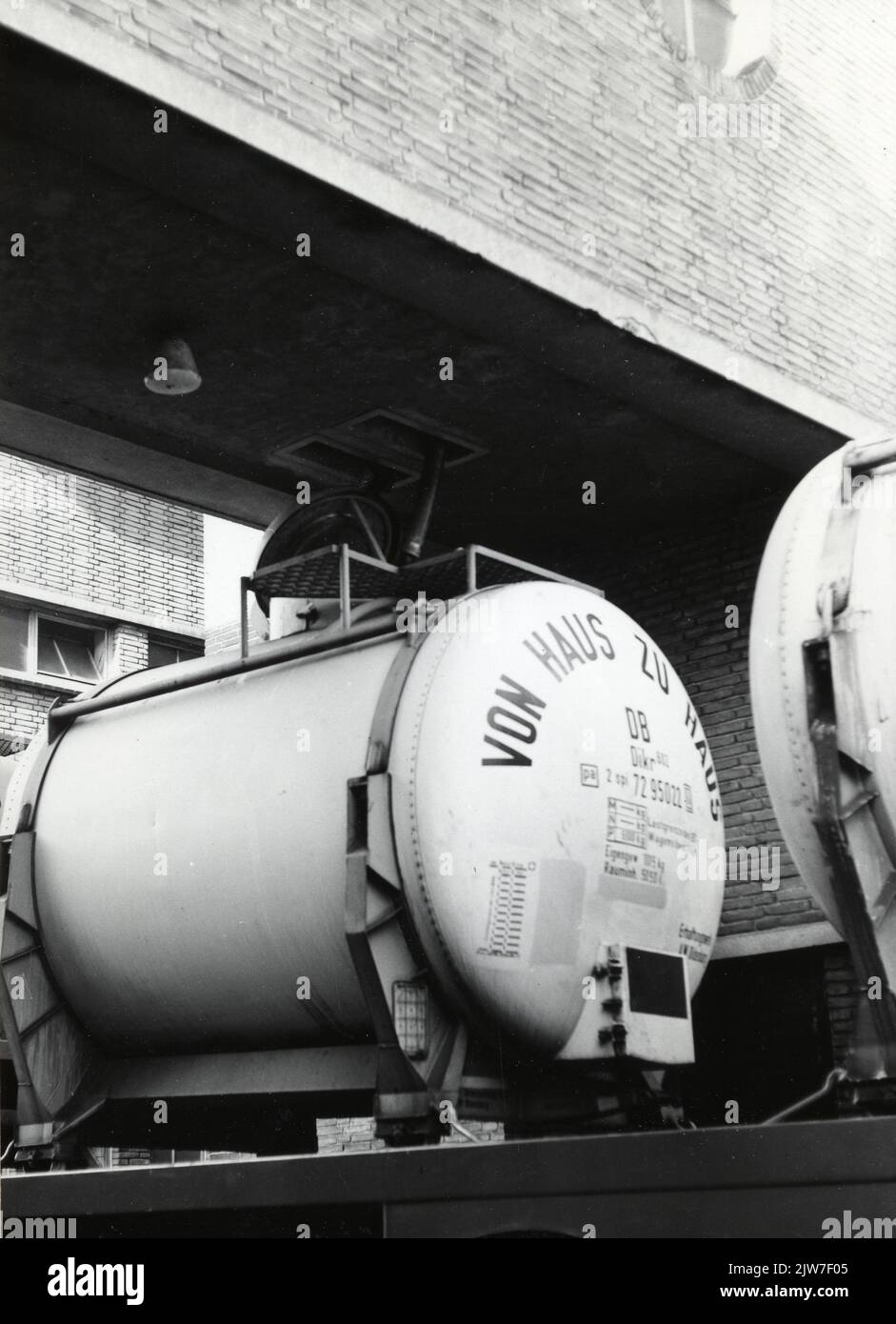 Image of the transport of cocoa butter from Westzaan to Amsterdam ...