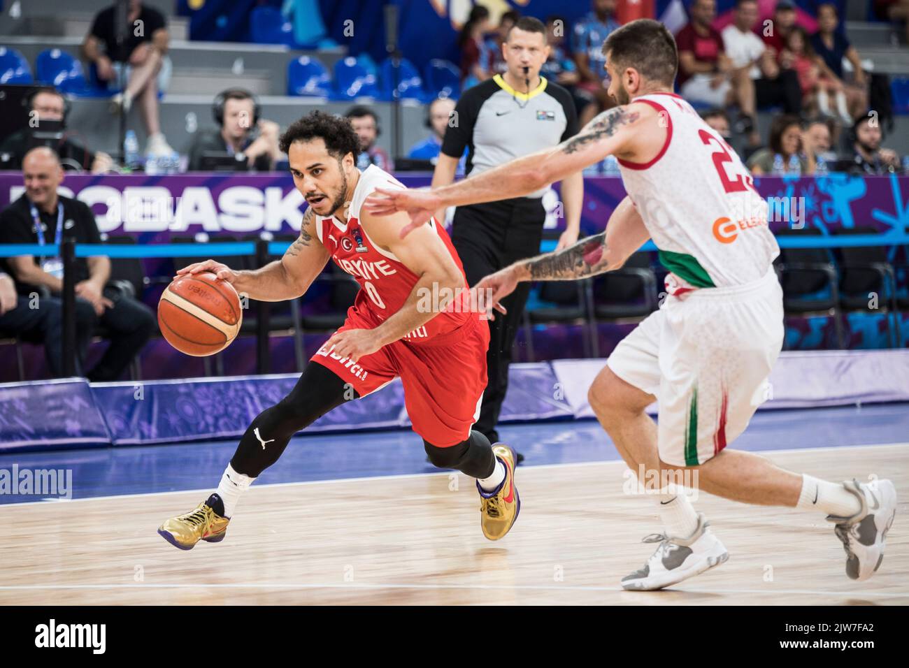 Shane Larkin of Turkey in action Stock Photo - Alamy
