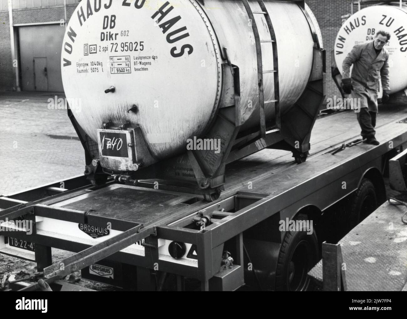 Image of the transport of cocoa butter from Westzaan to Amsterdam ...