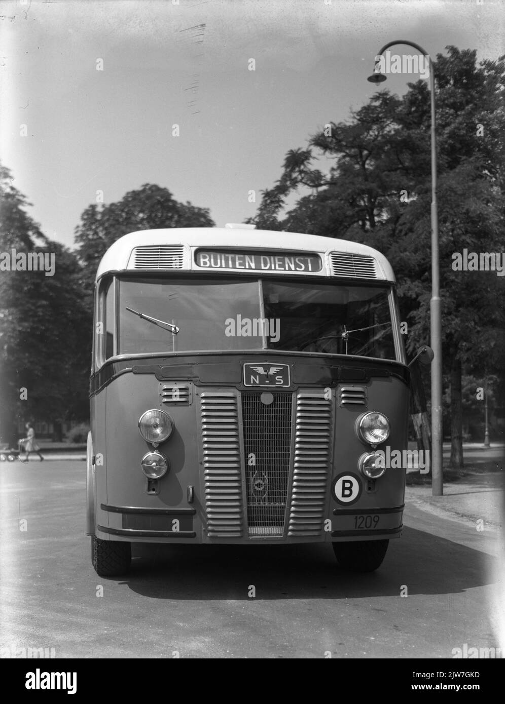 Image of the Crossley Autobus No. 1209 of the N.S Stock Photo - Alamy