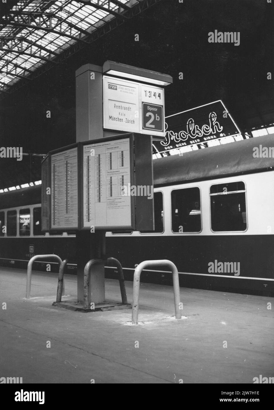 Platform house Black and White Stock Photos & Images - Alamy