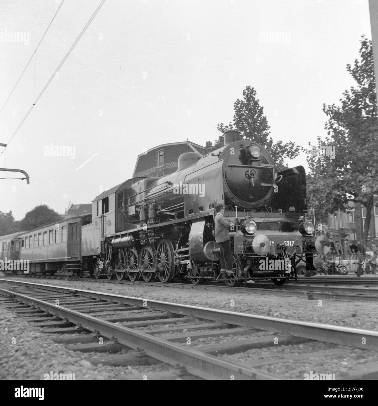 Image of the last ride of the steam locomotive No. 6317 (series 6301 ...