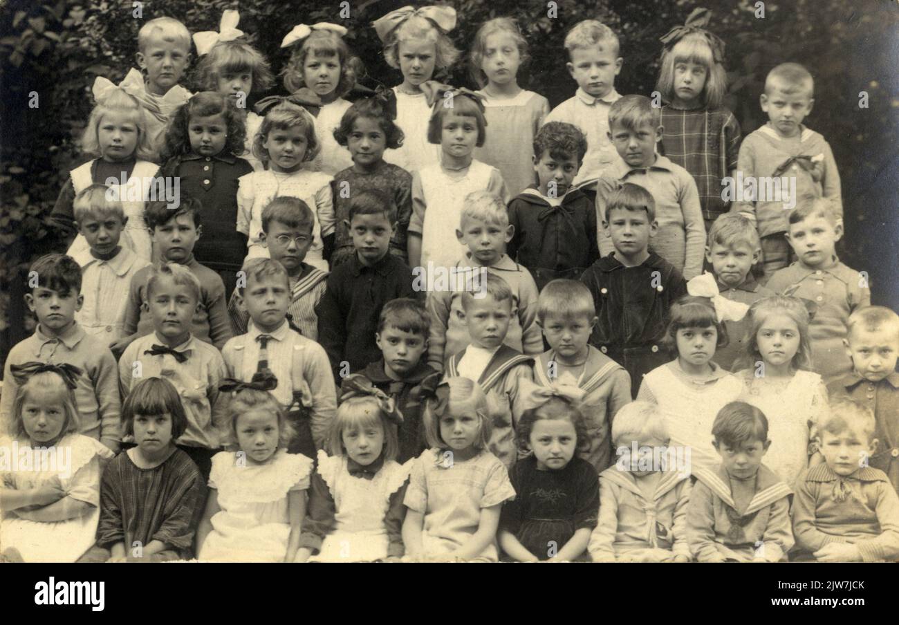Group portrait (class photo) of students from a Utrecht primary school ...