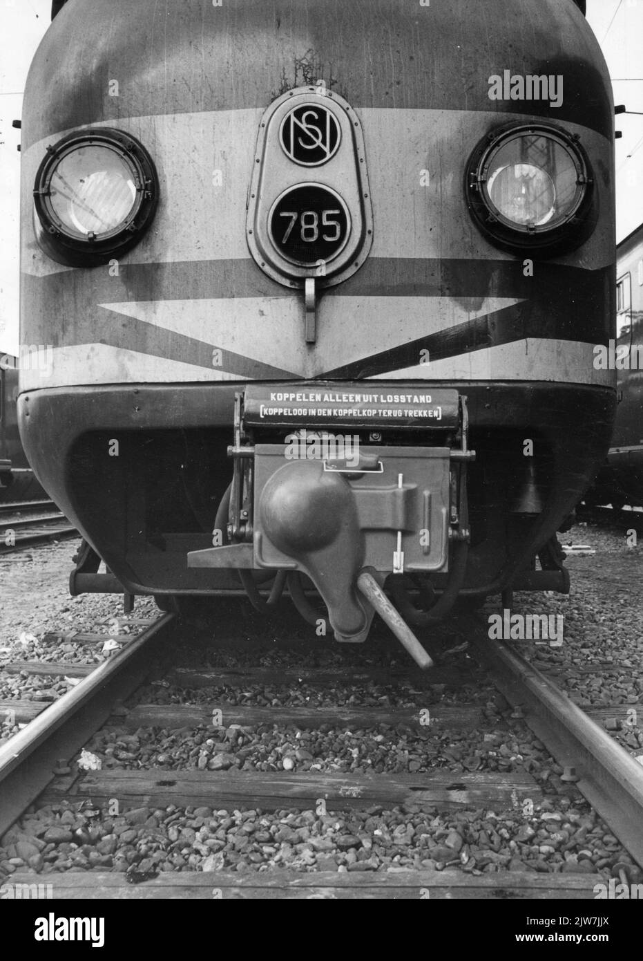 Image of the automatic coupling of the Electric train set no. 785 (Plan ...