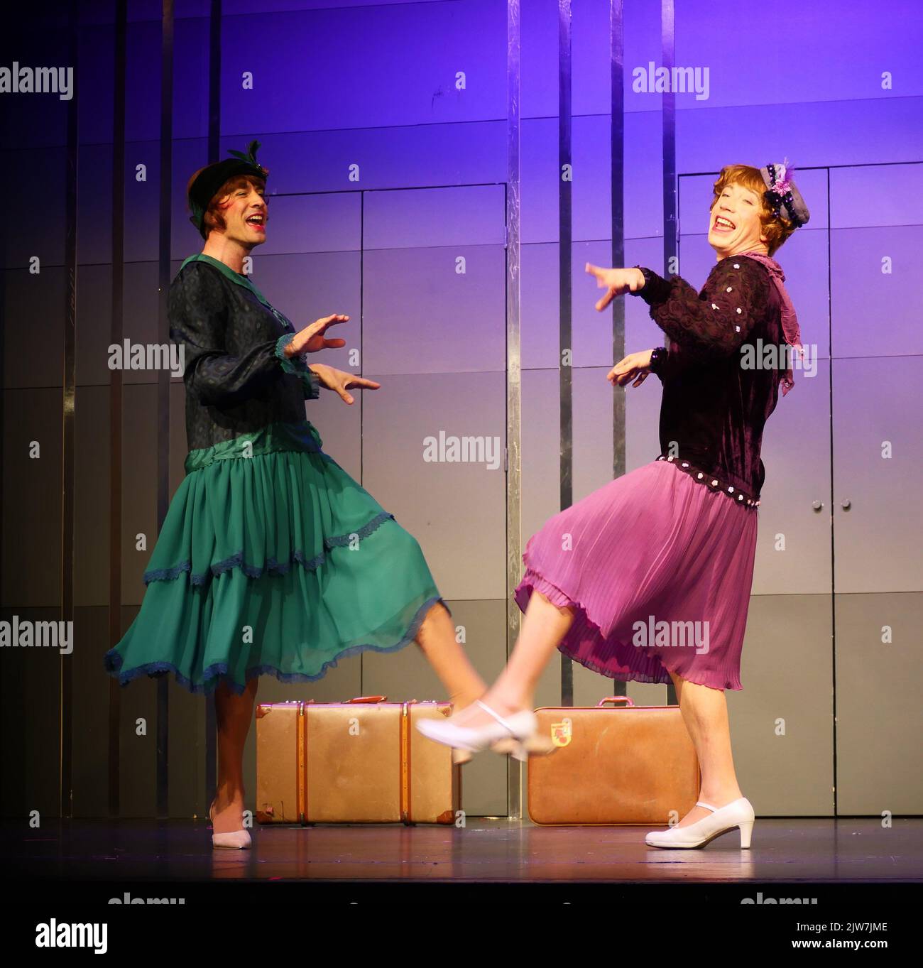 Berlin, Germany. 31st Aug, 2022. Actors Arne Stephan (Josephine, Joe, l ...