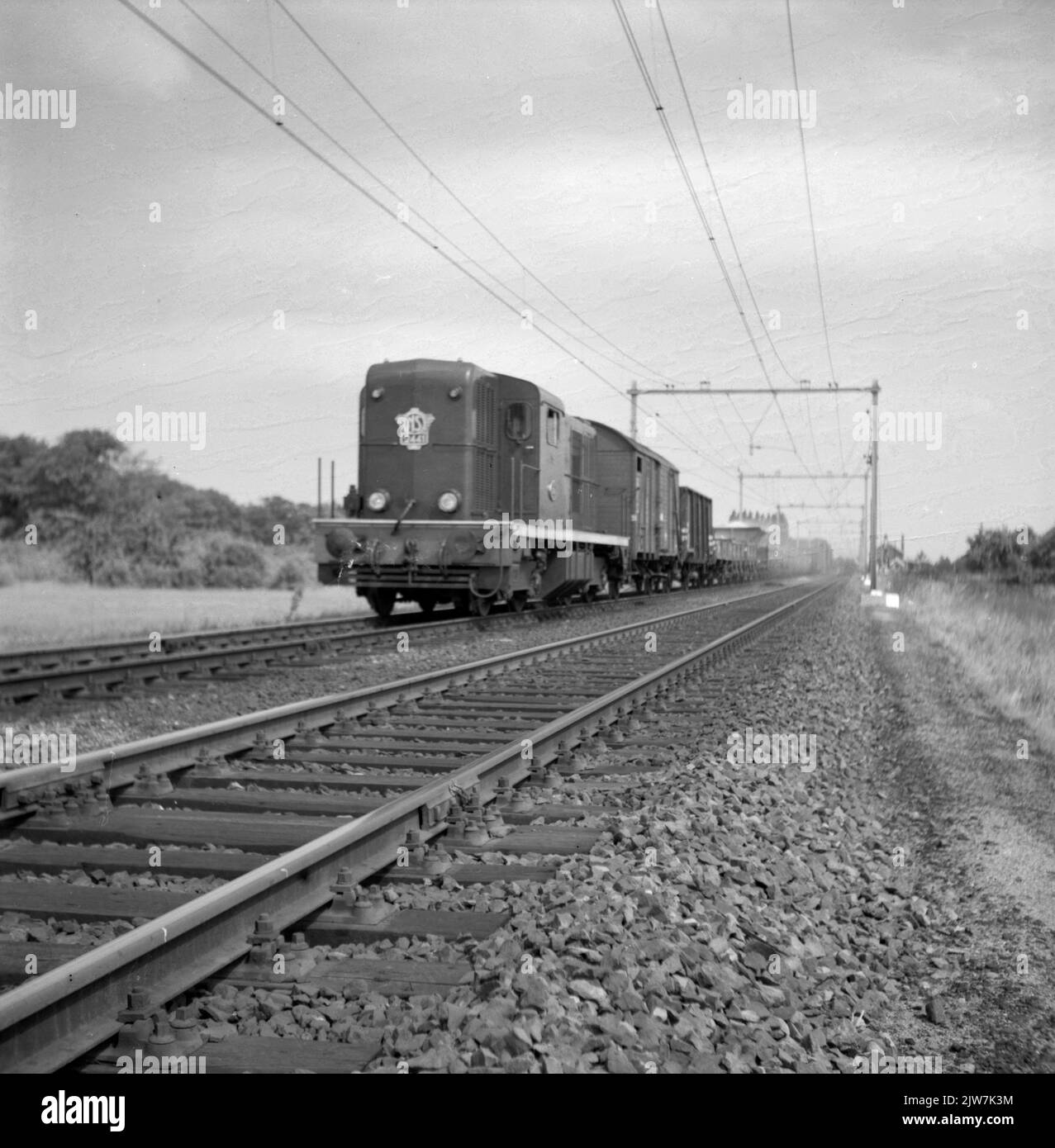 Image of the Diesel-Electric Locomotive No. 2441 (series 2400/2500) of the N.S. With a freight ...