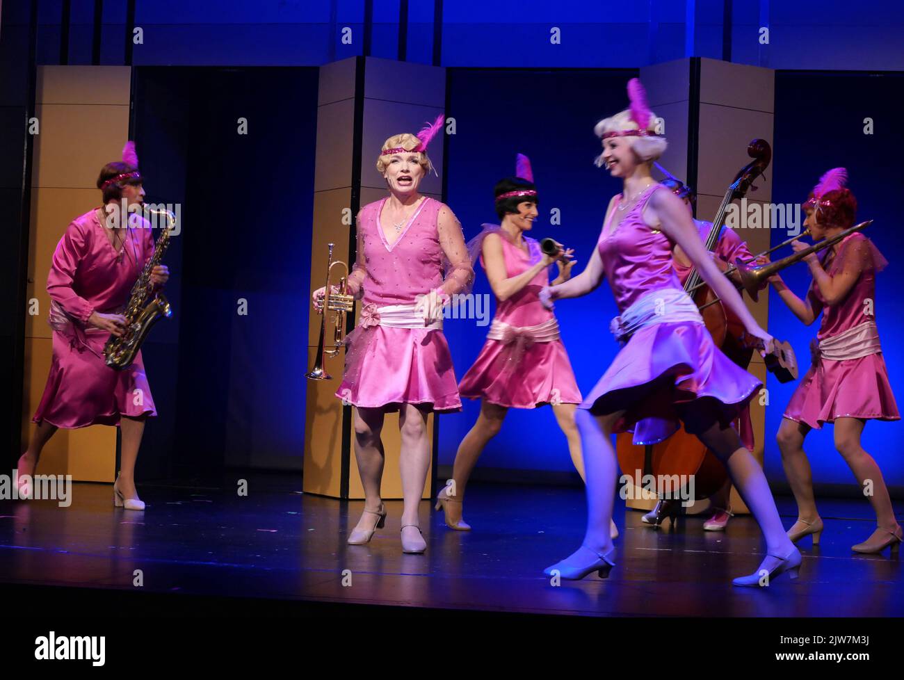 Berlin, Germany. 31st Aug, 2022. Actors Lukas Benjamin Engel (Daphne ...