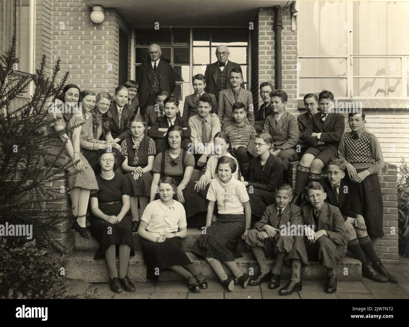 Group portrait of students 2nd class of the Stedelijk Gymnasium ...