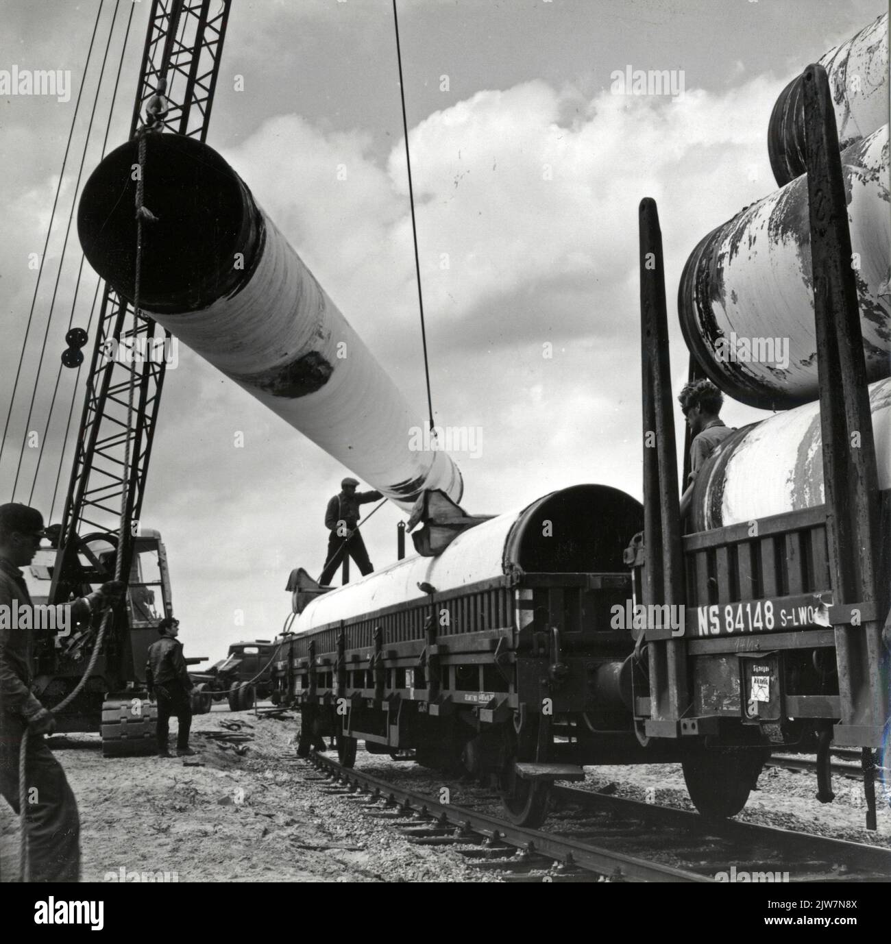 Overloading image hi-res stock photography and images - Alamy