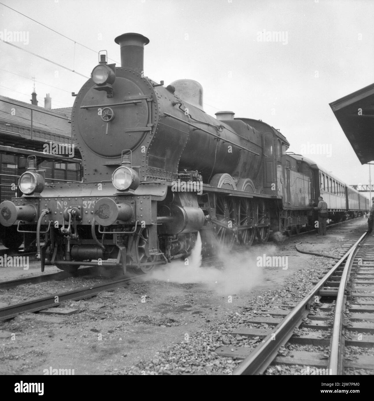 Image of the steam locomotive No. 3737 (series 3701-3815) of the N.S ...