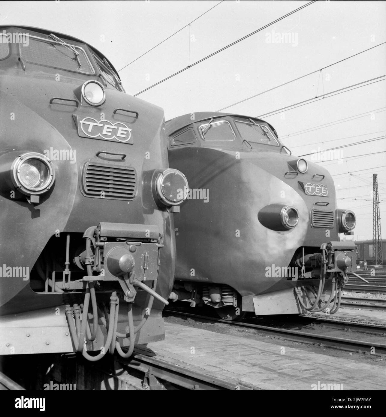 Image of the heads of two diesel-electrical train sets De 4 (series ...