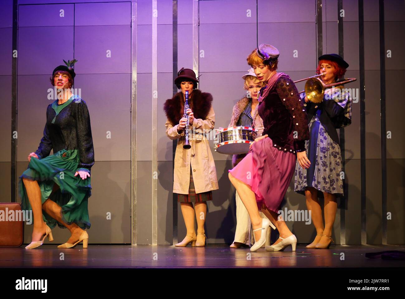 31 August 2022, Berlin: Actors Arne Stephan (Josephine, Joe, l), Lukas ...