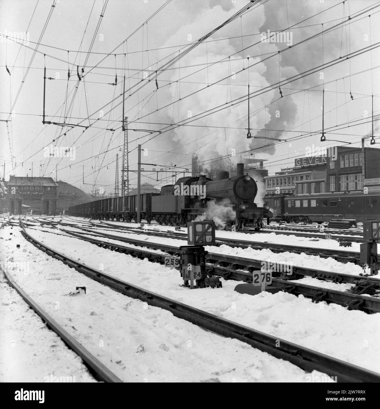Image of the steam locomotive No. 3785 (series 3700/3800) of the N.S ...