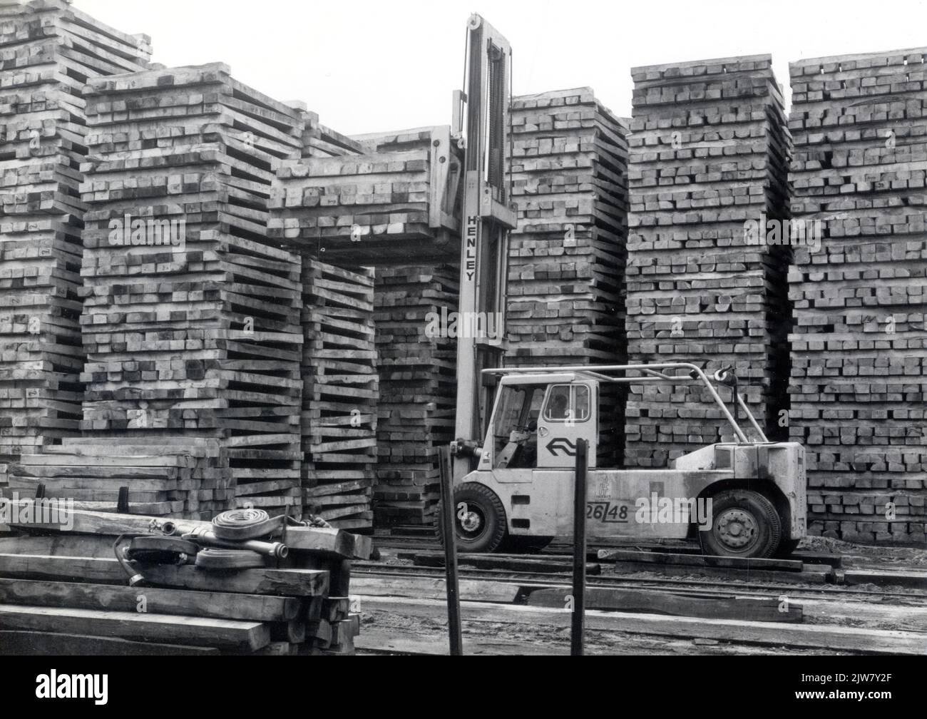 Image of the storage of wood on the site of the wood preparation device ...