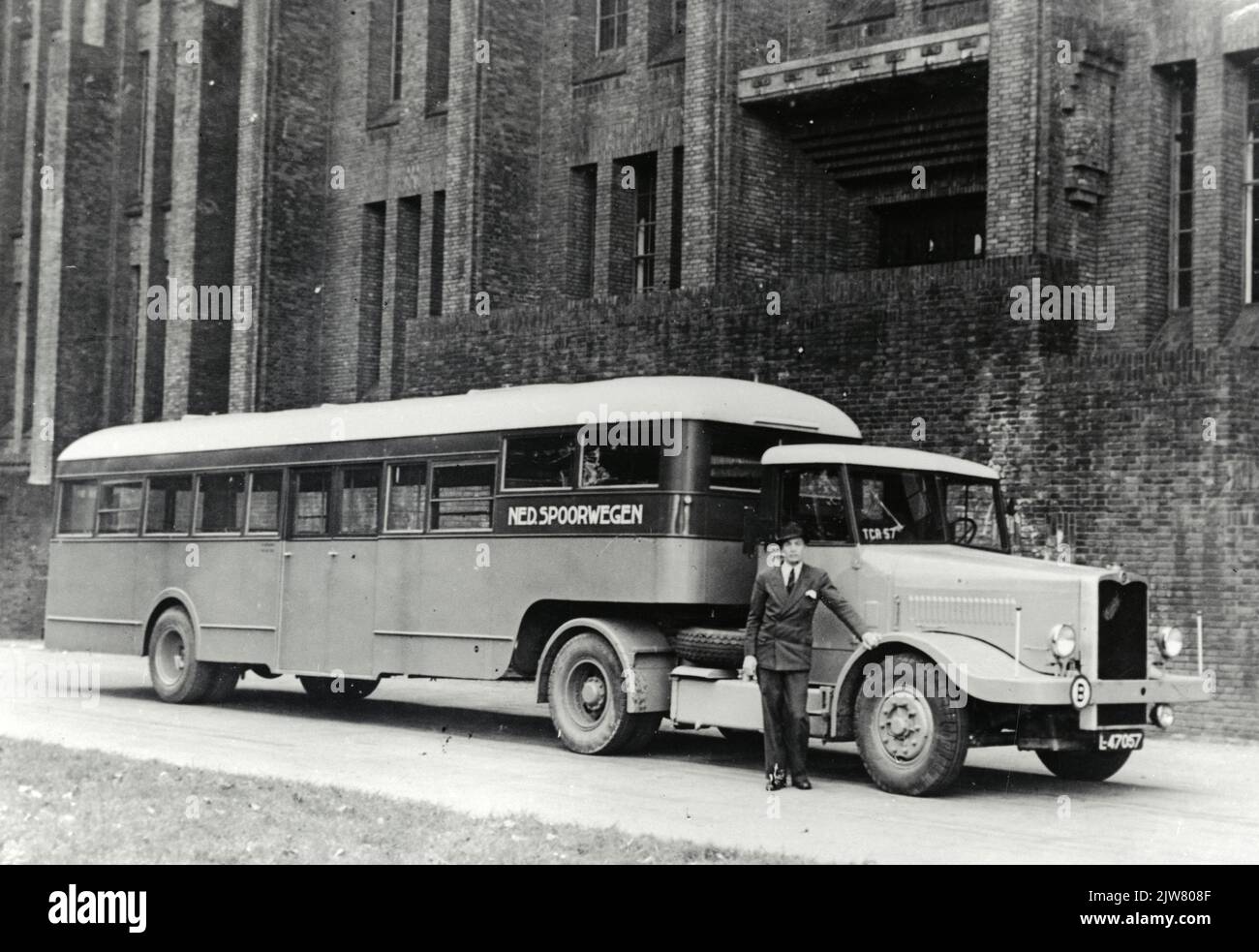 Image of a Crossley trailer bus of the N.S. At the 3rd administration ...