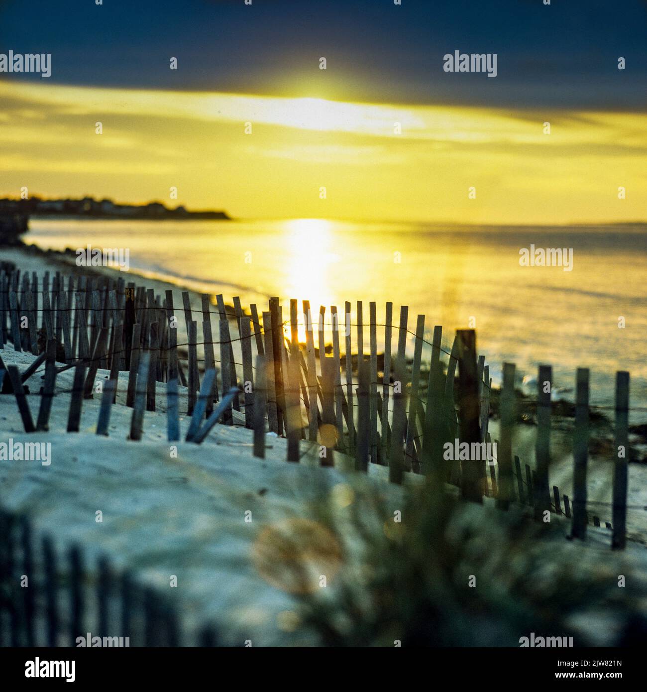Beach wooden picket fences fencing sunset hi-res stock photography and images - Alamy
