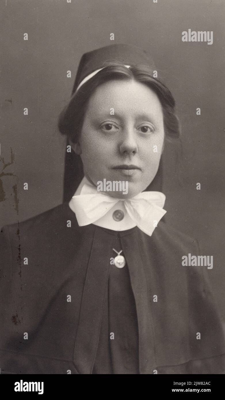 Portrait of Zr. Hendrika Johanna 'Riek' de Raad (1891-1954), which from ...