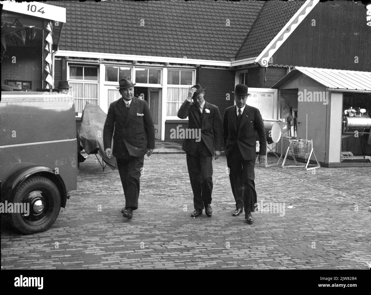 Image of the visit of Prince Bernhard (center) on the Jaarbeurs ...