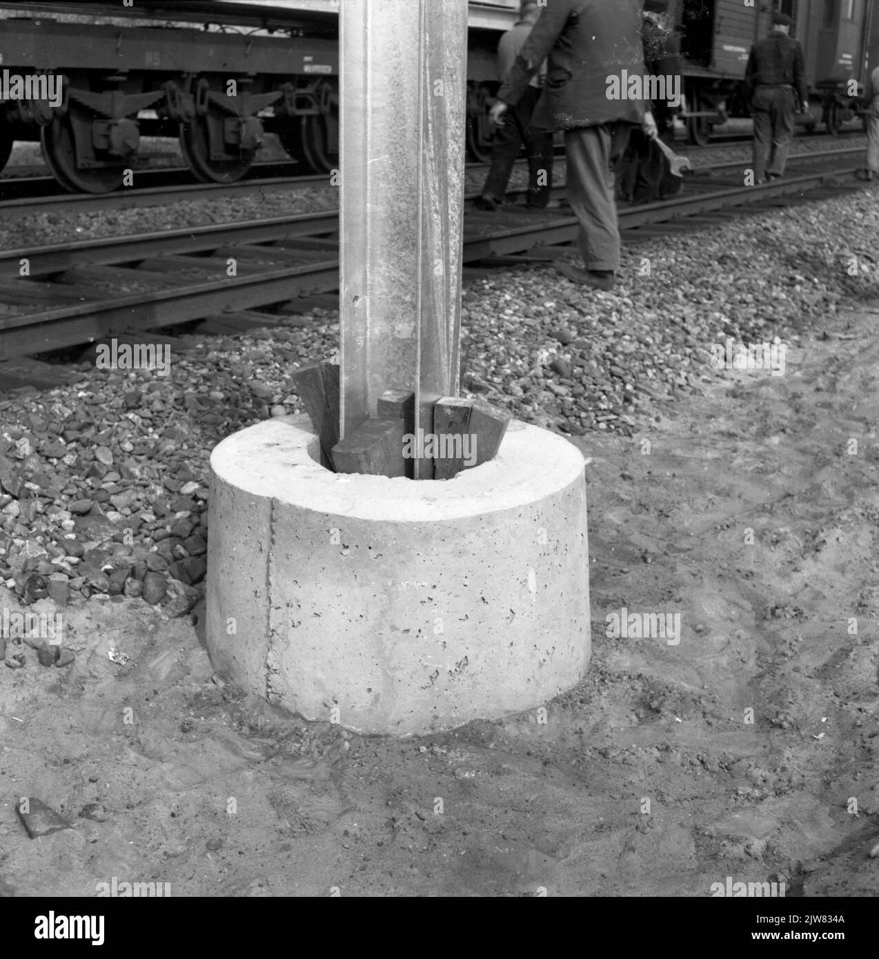 Image of the concrete base for an upper leading mast during the work ...