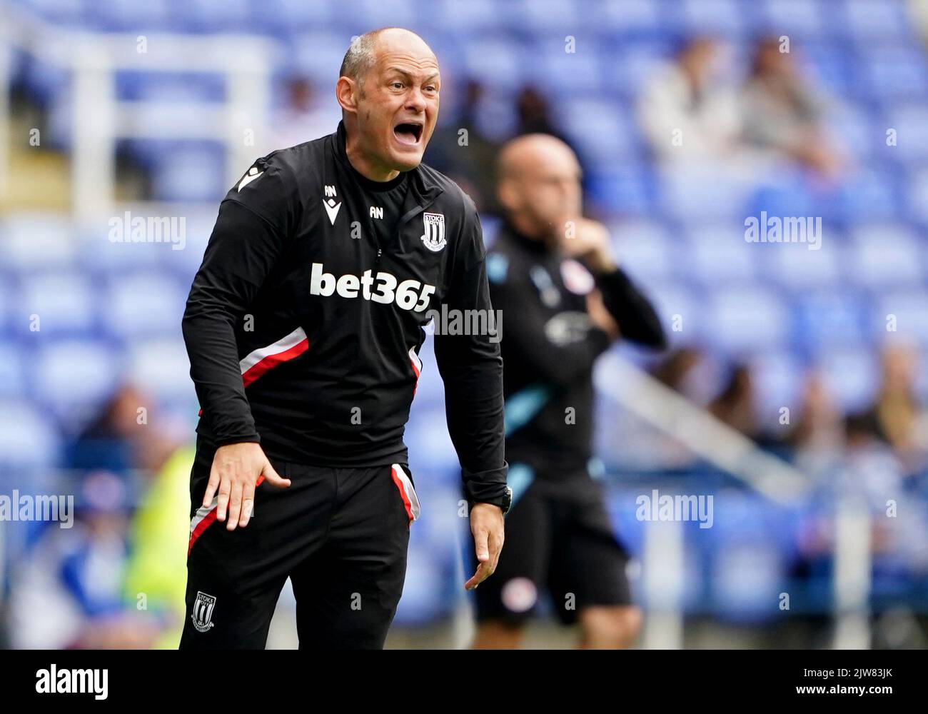 Football sideline uk hi-res stock photography and images - Alamy