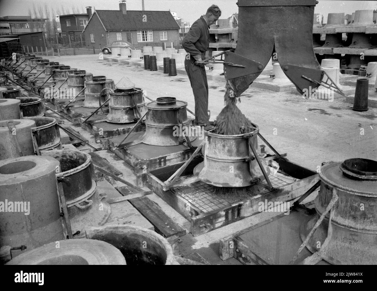 Image of the manufacture of concrete feet for overhead guidelines at ...
