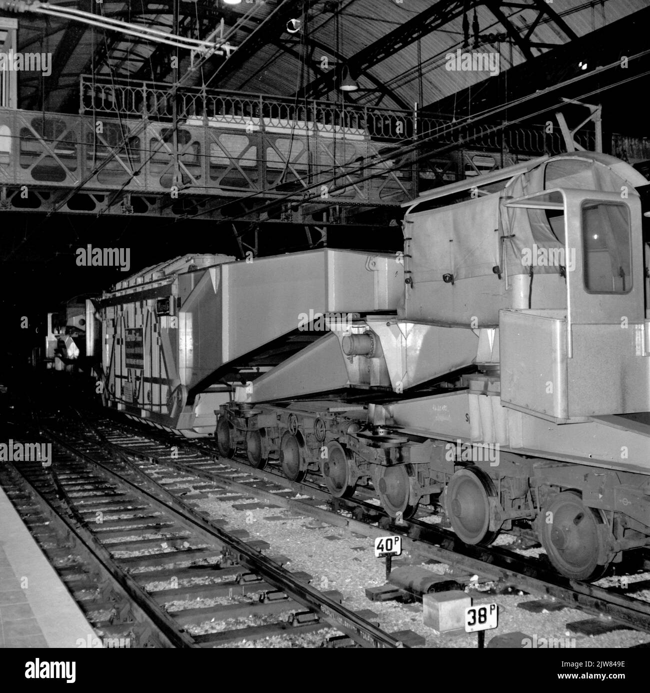 Image of the nocturnal transport of a transformer from the Smit company ...